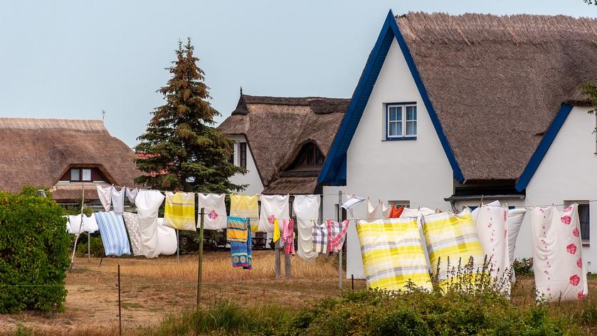 What Is a Good Length for a Clothesline: Clothesline Sizing Questions ...