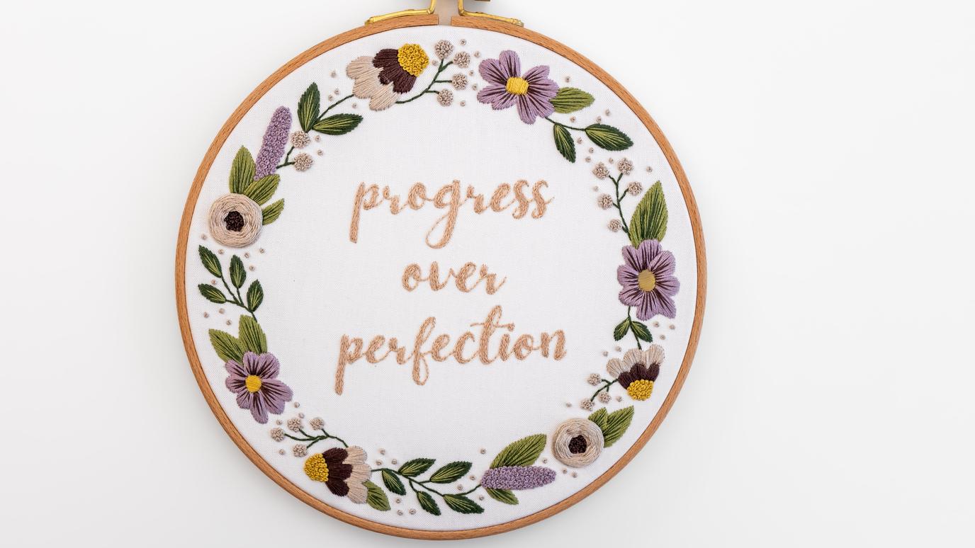 Beginner’s Guide to Hand Embroidered Letters – Clever Poppy