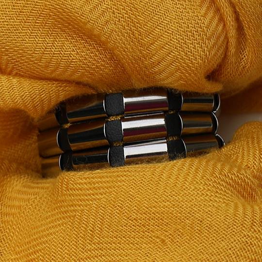 Jet Black Scarf Lock