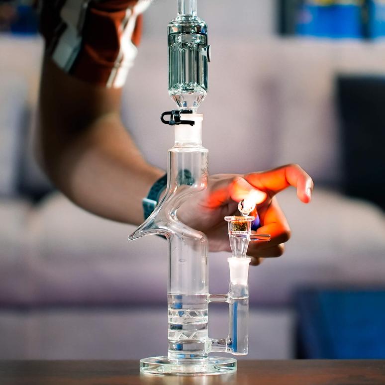Tornado Bong – The Freeze Pipe