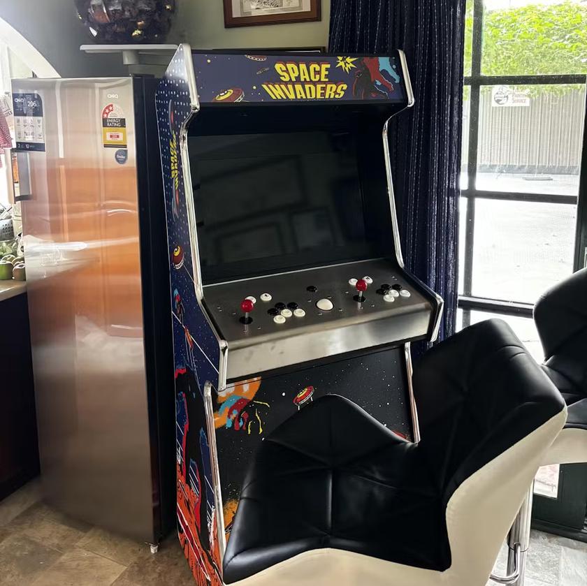 Space Invaders Upright Arcade Machine Platinum - Includes Upto 6500 Arcade Games – A Man & His Cave