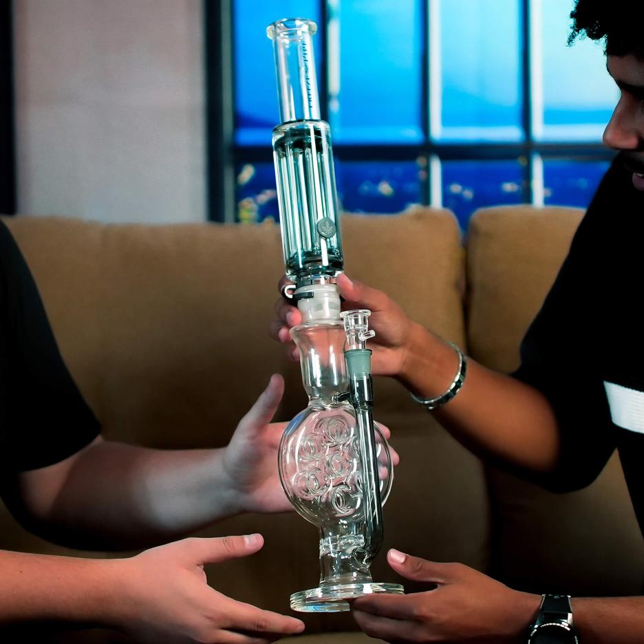 Swiss Perc Bong – The Freeze Pipe