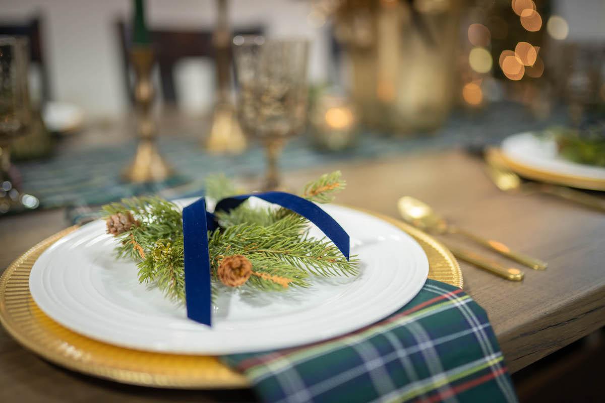 Ralph-Lauren Inspired Christmas Tablescape | Rustic Red Door