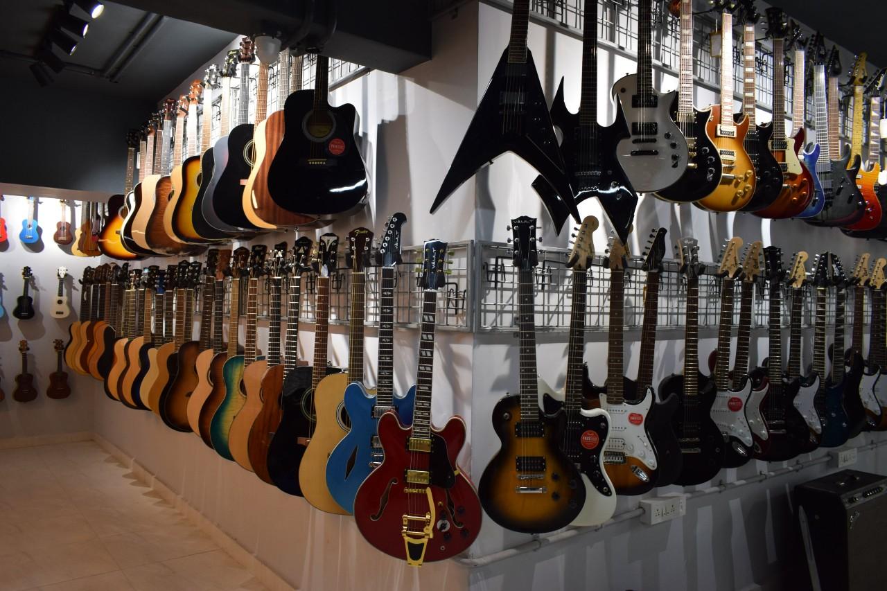 Bajaao Music Store | Shop for Musical Instruments in Andheri, Mumbai ...