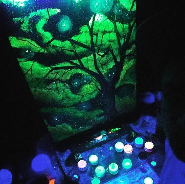 How to paint with glow in the dark acrylic paints – Art 'N Glow