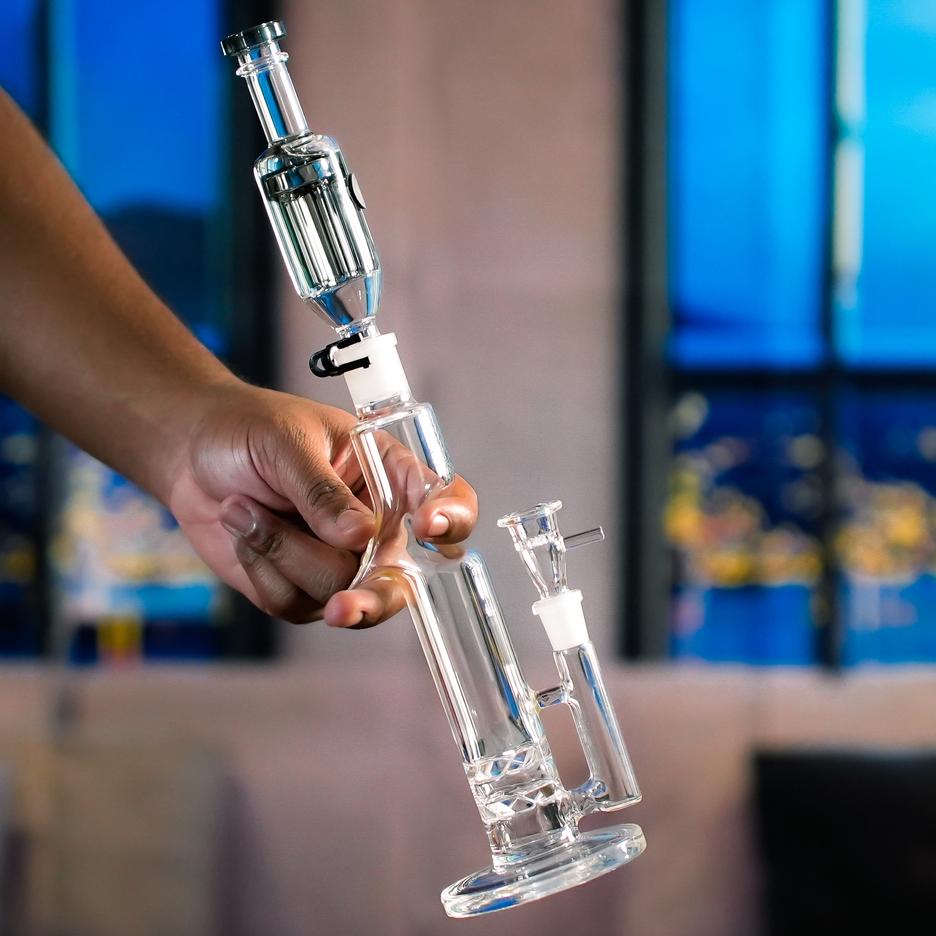 Tornado Bong – The Freeze Pipe