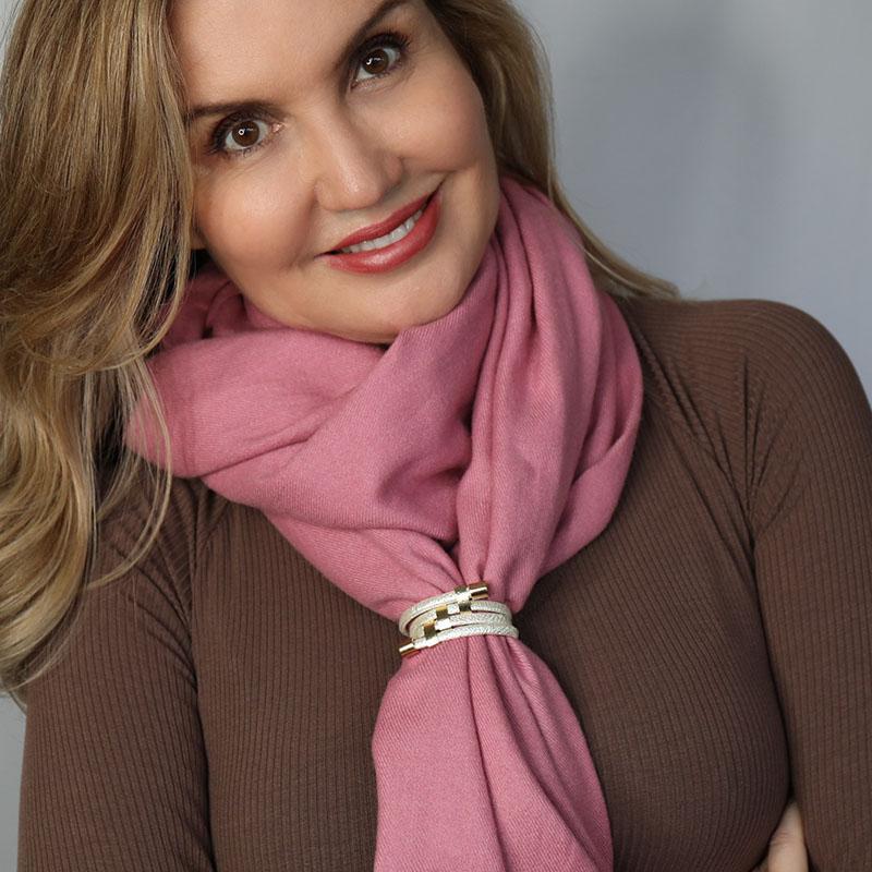 Lock and Shine | Exclusive accessories for scarf lovers everywhere.