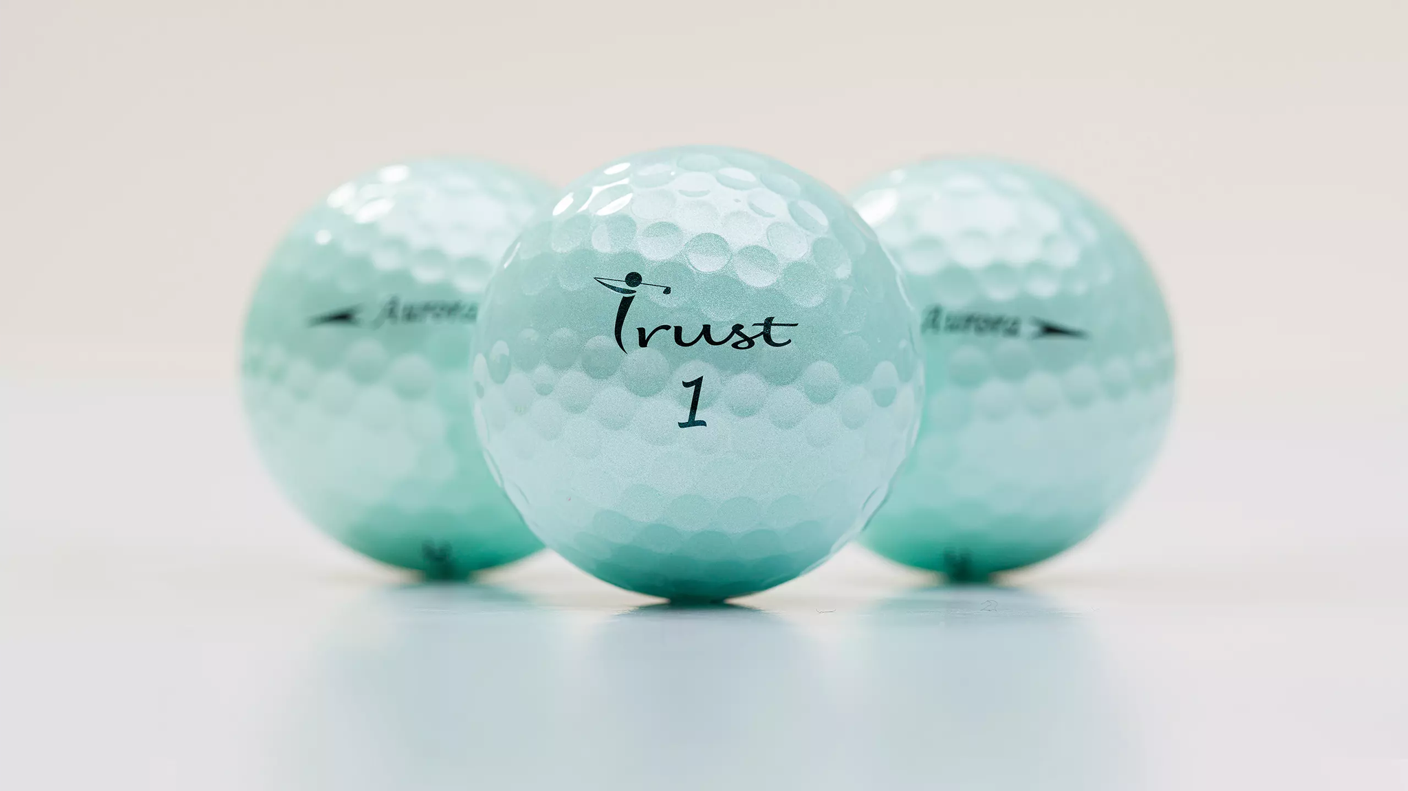 Aurora Icy Blue: Crystal Urethane Golf Ball | Trust Golf UK