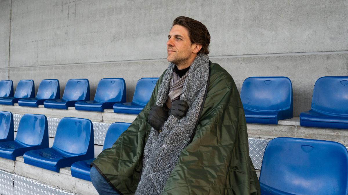 Stadium Blankets for the Outdoors | 100% Waterproof