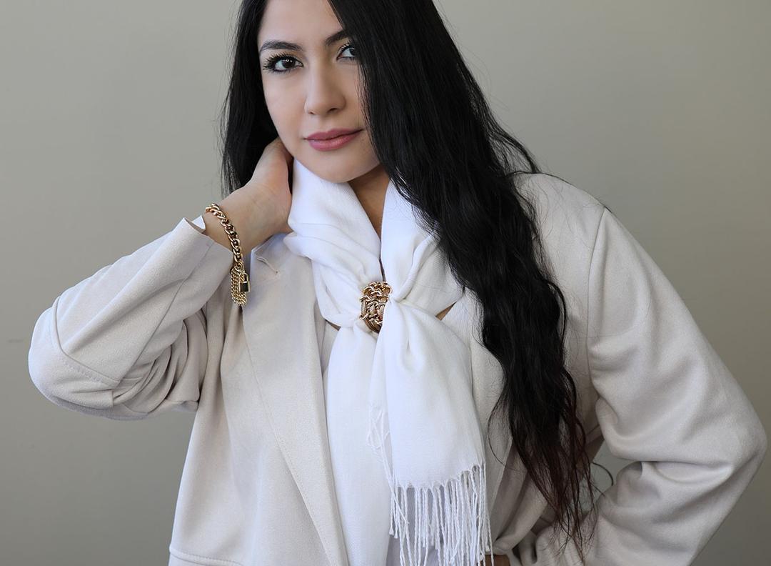 Lock and Shine | Exclusive accessories for scarf lovers everywhere.