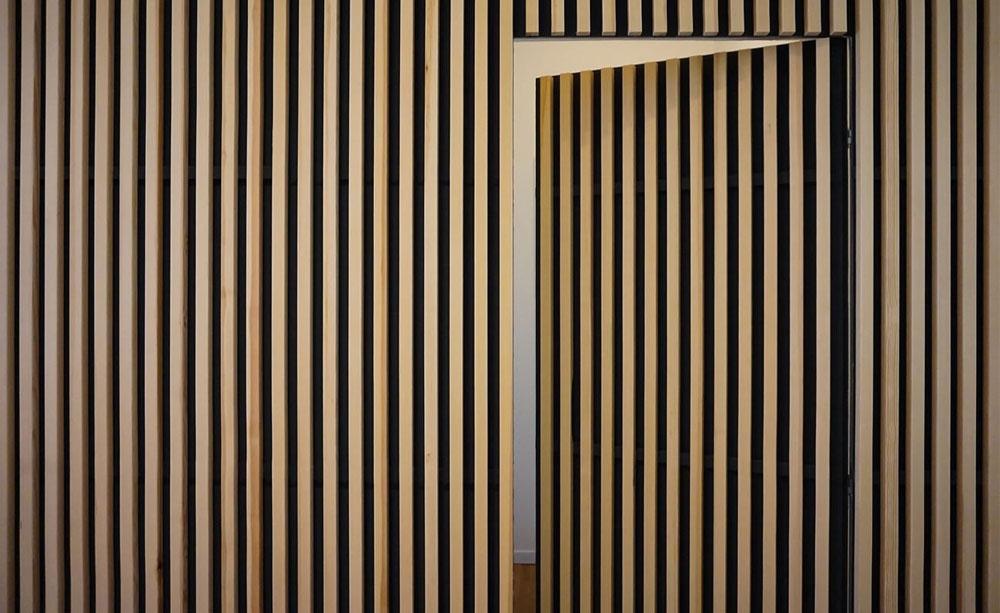 Season's Trend: Slatted Doors in Invisible Execution
