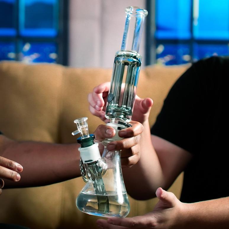 Beaker Bong Ultimate – The Freeze Pipe