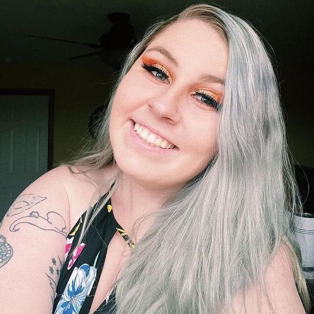 Gray Hair, Don’t Care! Or Do You? Your Guide to Enhancing or Concealin ...