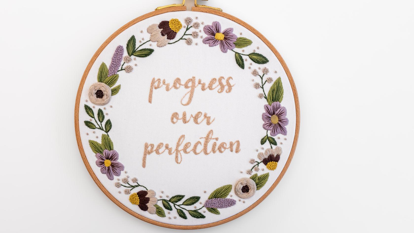 Beginner’s Guide to Hand Embroidered Letters – Clever Poppy