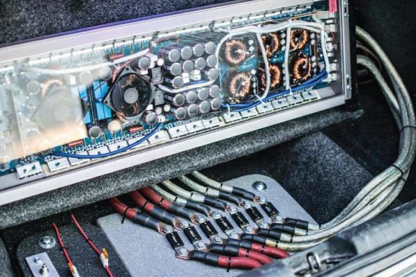 Class AB vs. Class D Amplifiers – CT SOUNDS