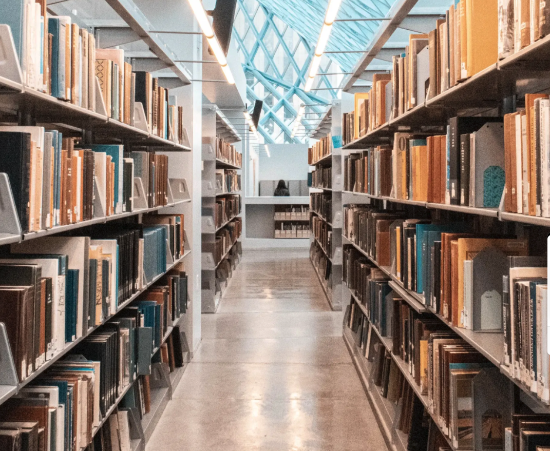 YOUR VISIT TO THE TUDOR HOUSE LIBRARY – MythologieCandles