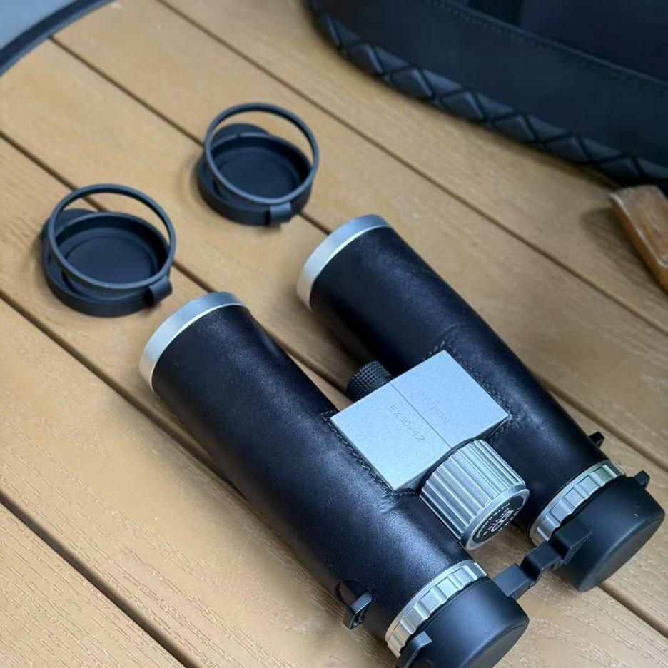 APEX 10x42 UHD – PYTHON OPTIC
