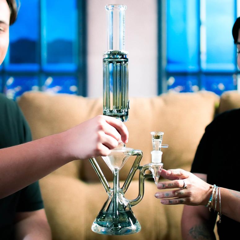 Recycler Bong Pro – The Freeze Pipe