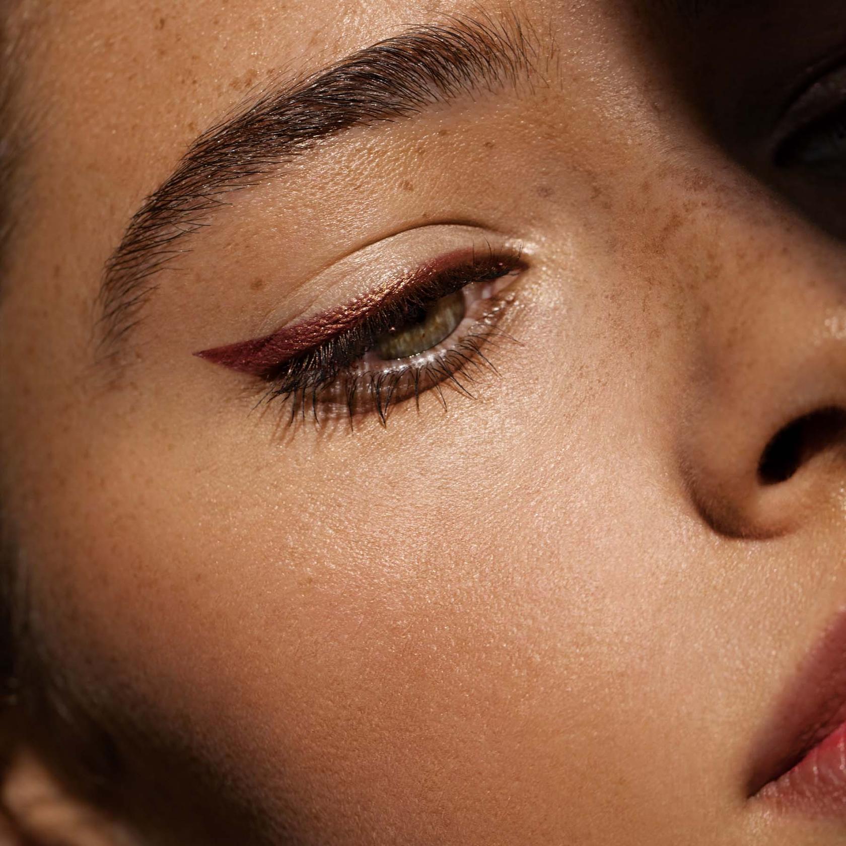 Hybrid Eye Pigment ~ Flicker