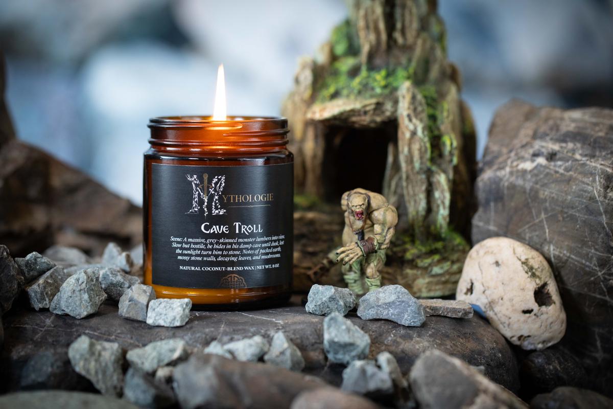 Partner with Mythologie