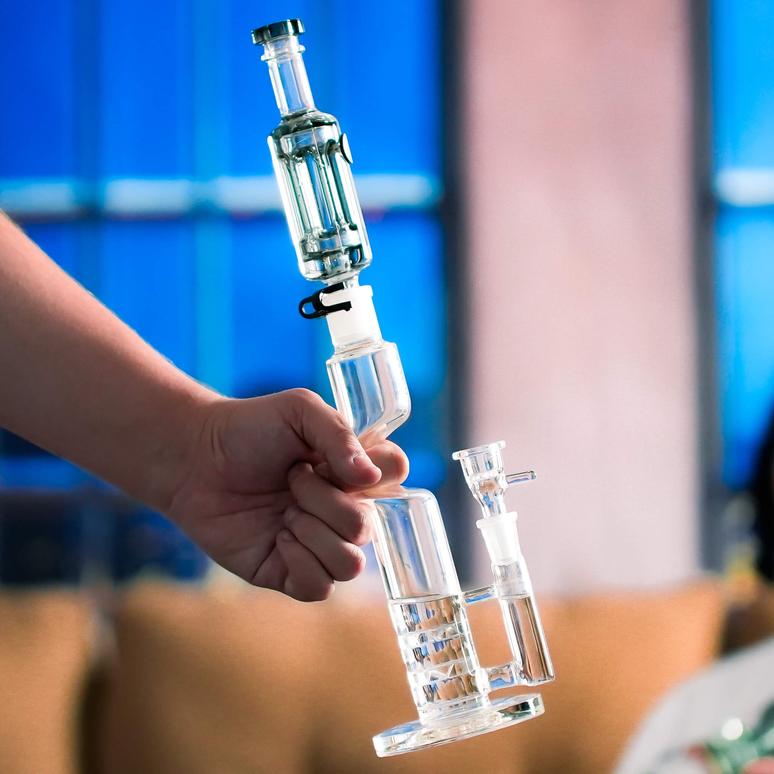 Tornado Bong – The Freeze Pipe