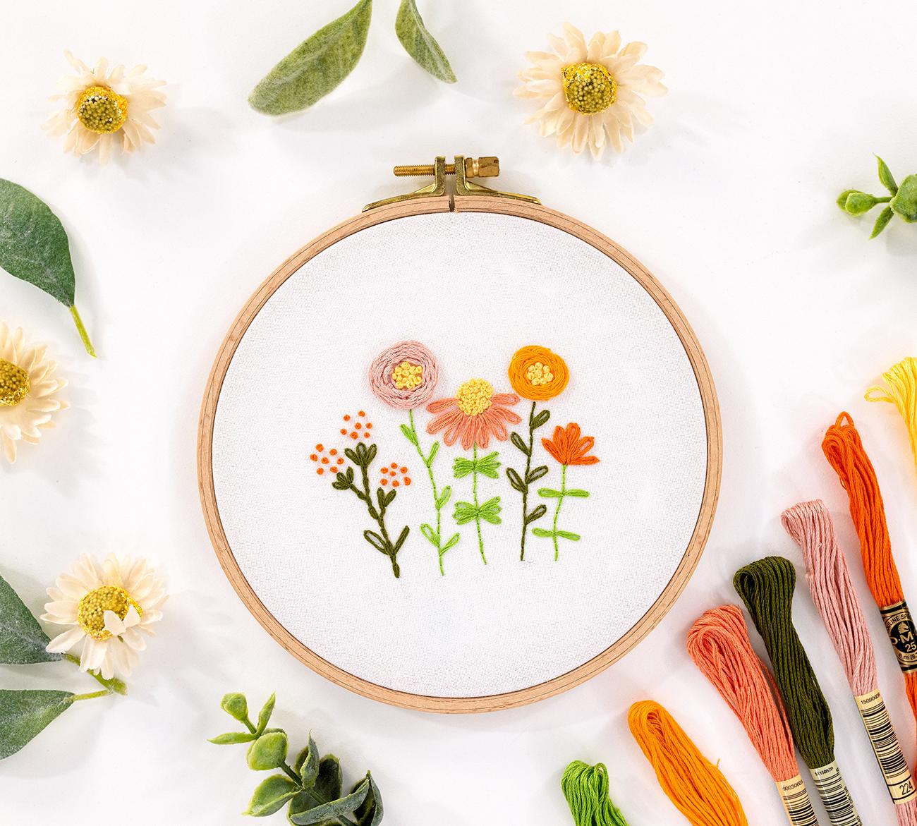 Lazy Daisy - Learn How to Do This Modern Embroidery Technique – Clever ...