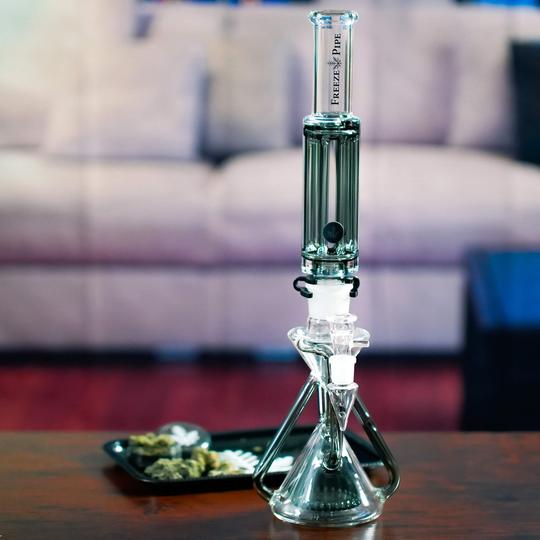 Recycler Bong Pro – The Freeze Pipe