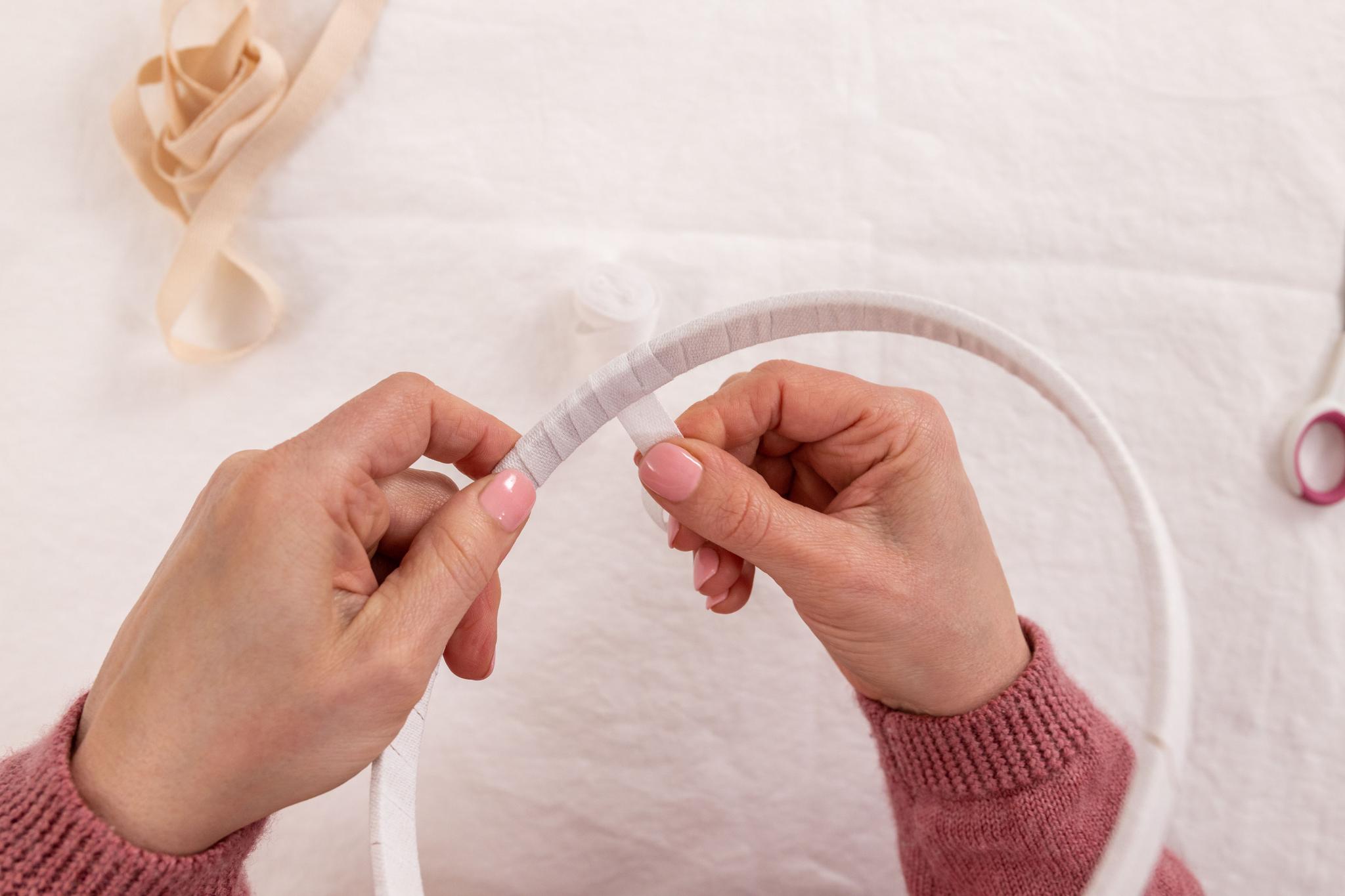 Binding Your Hoop- Learn This Modern Embroidery Technique – Clever Poppy