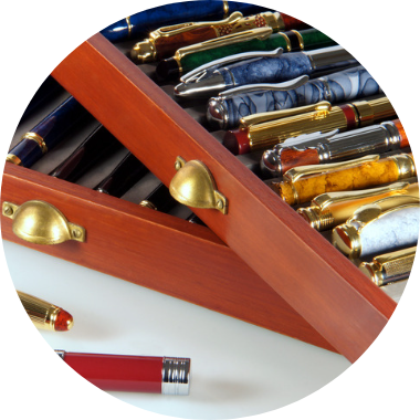 PEN LOVERS- Discover Why This Is Your Next Must-Have Pen!