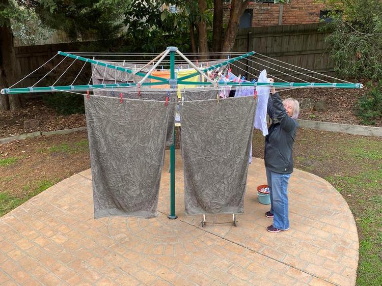 What Size of Rotary Washing Line Do I Need? – Lifestyle Clotheslines