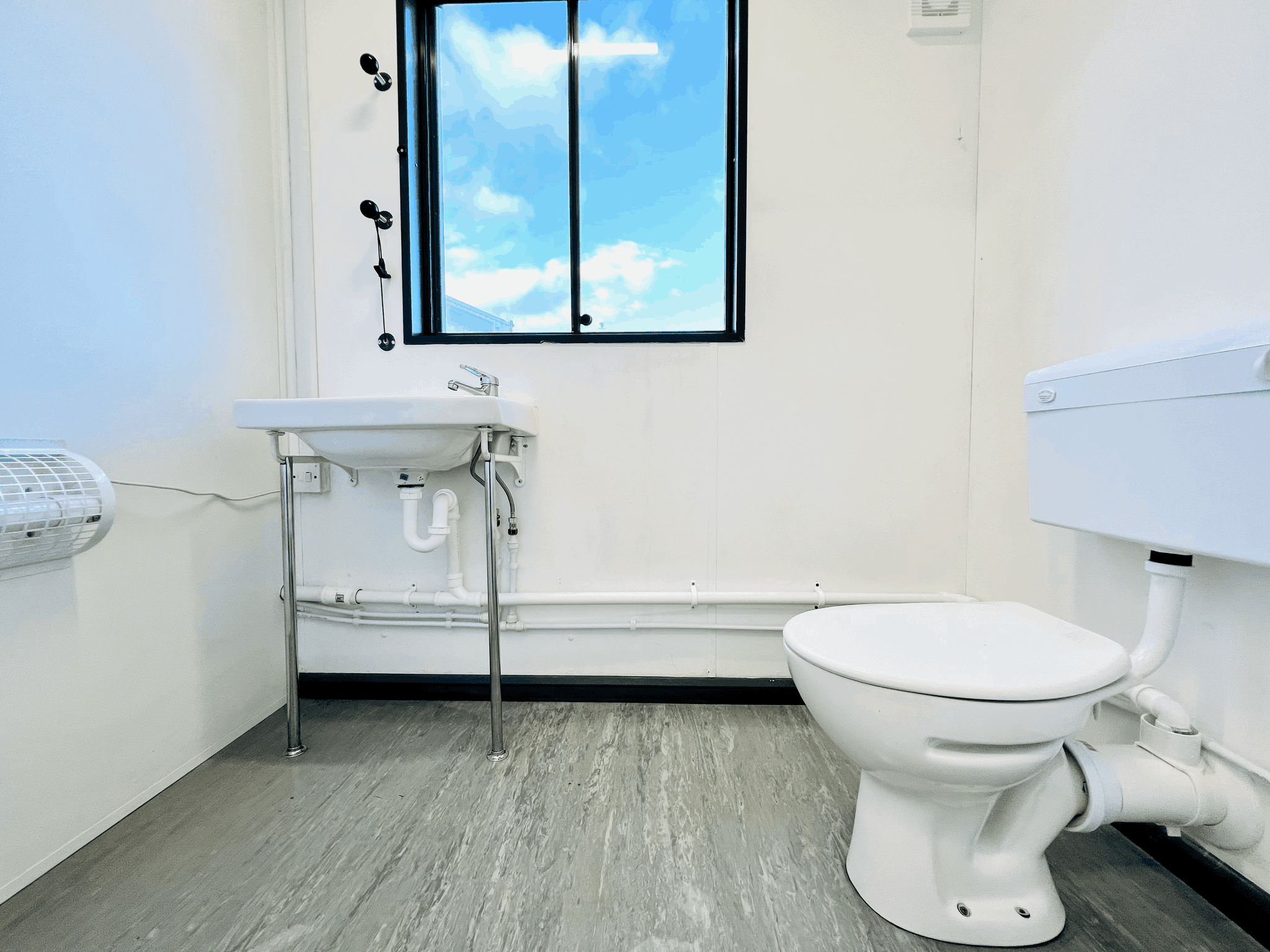32x10ft Custom Cabin | Canteen / Office | With New WC/Wash Room | New
