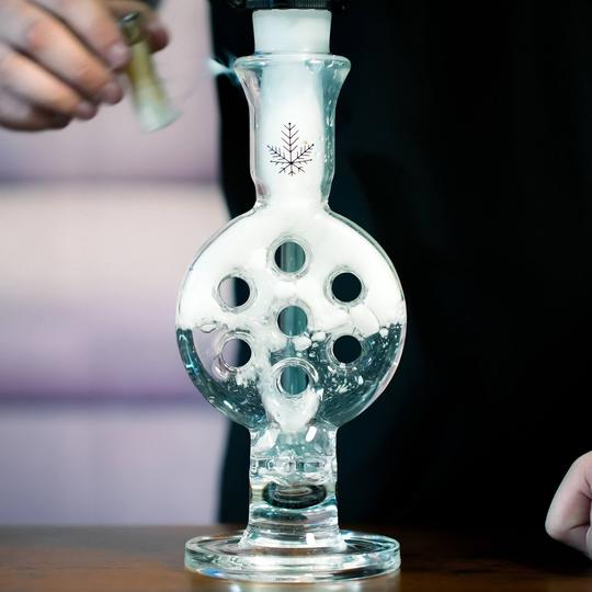 Swiss Perc Bong – The Freeze Pipe