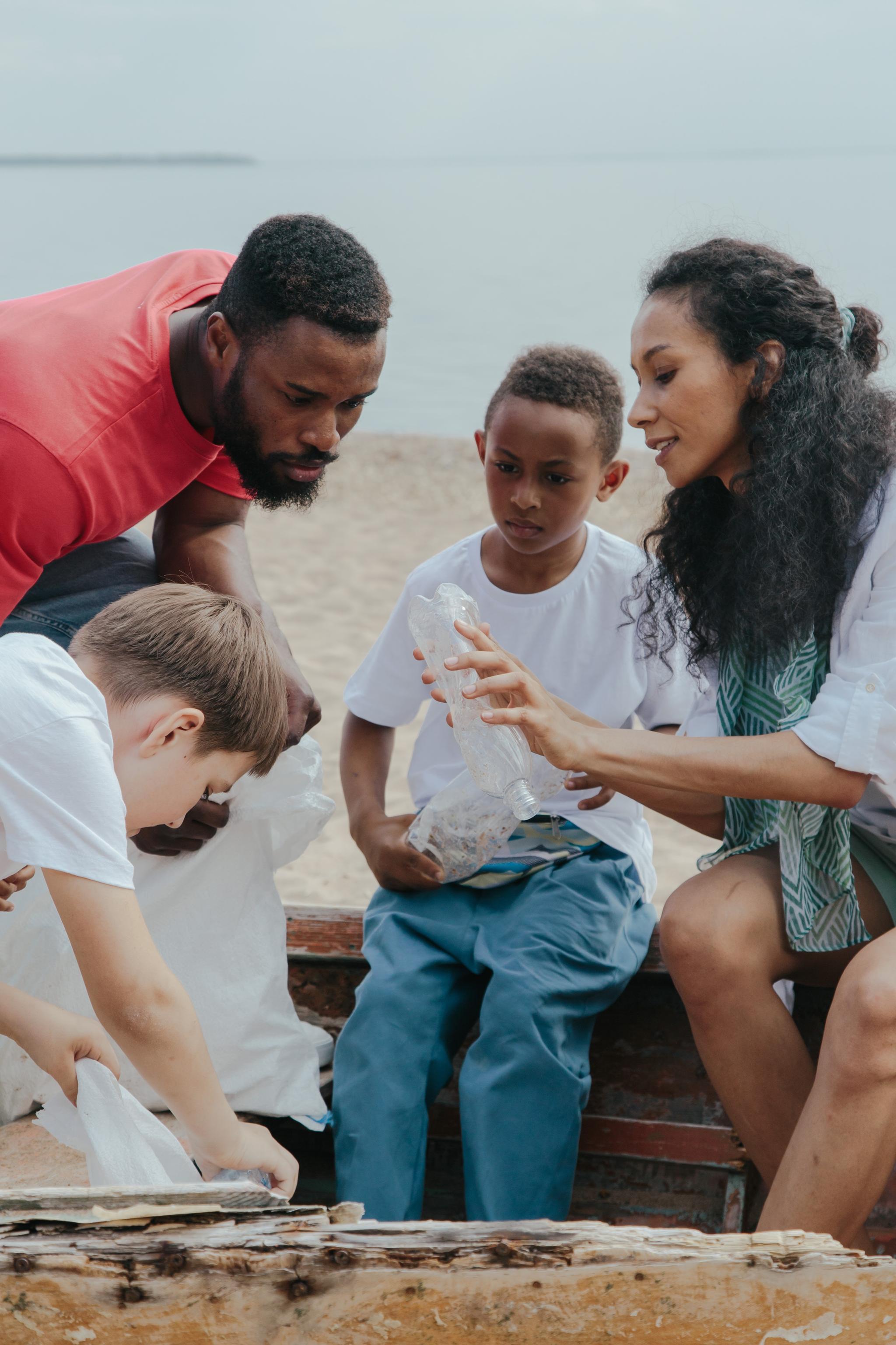 Benefits + Ideas of Volunteering with your Kids as a Family