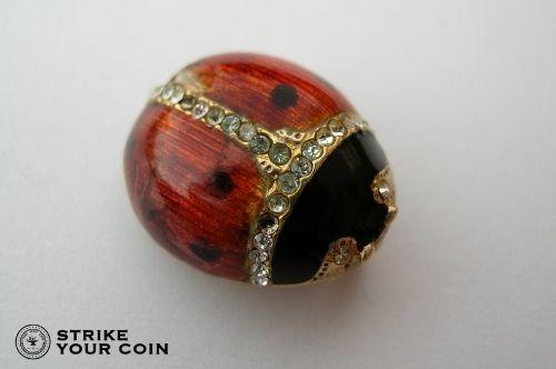 Custom Canadian Lapel Pins: Types, Uses, & What They Are - Strike Your Coin