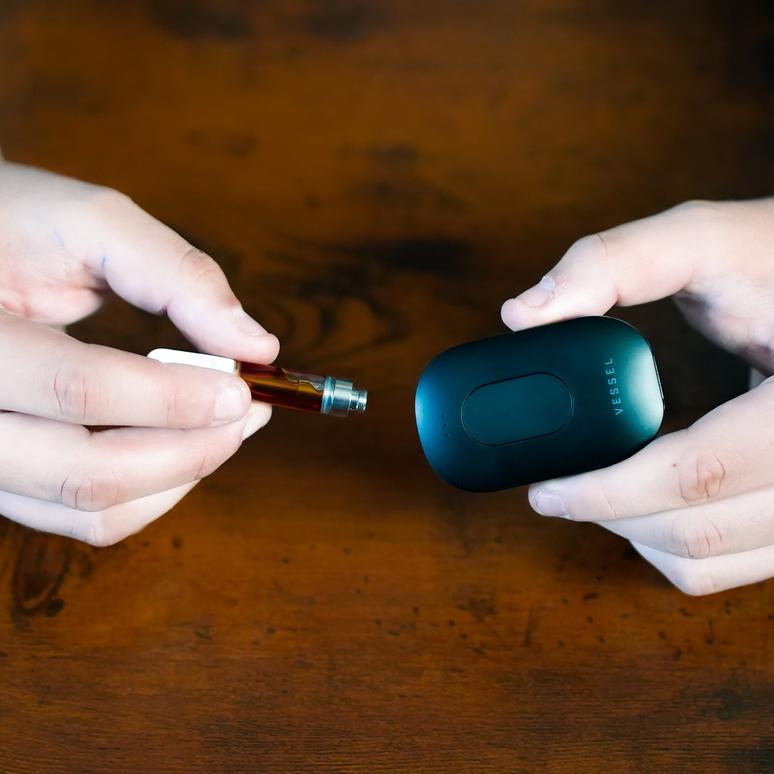 Vessel Compass Vape Pen | Smoke-Cooling Bundle | Smooth Hits – The ...