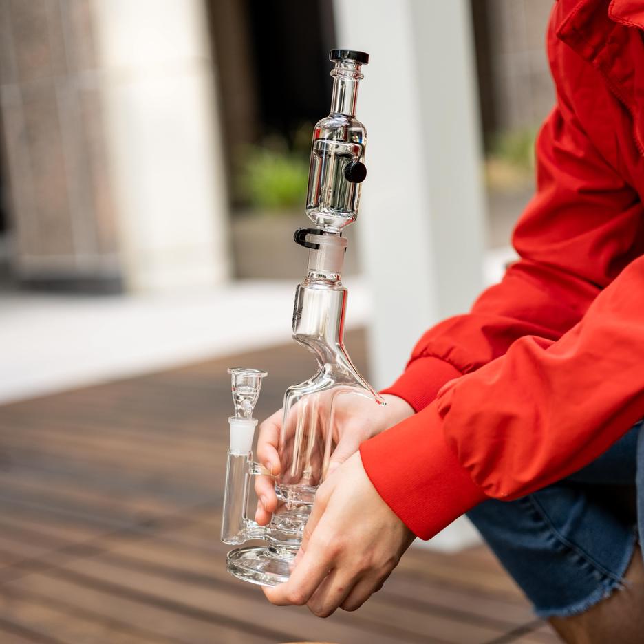 Tornado Bong – The Freeze Pipe