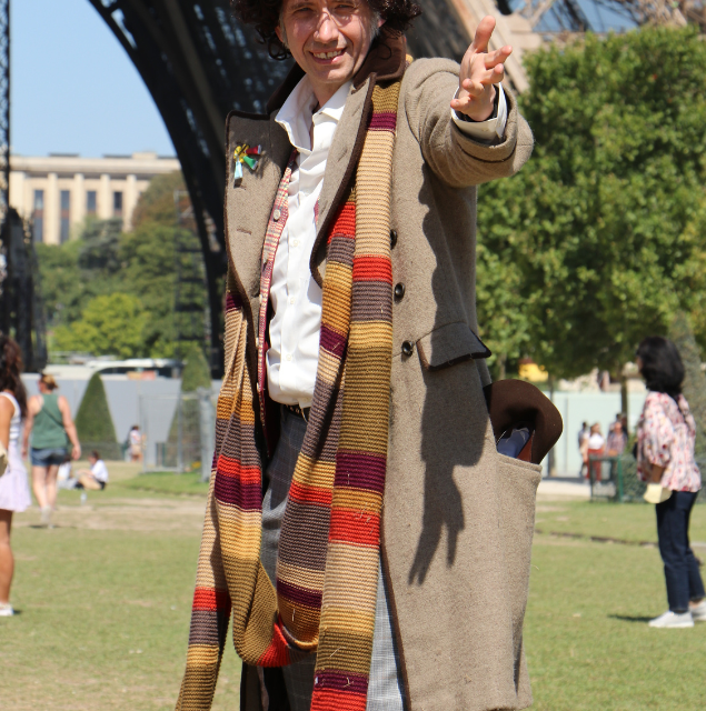 Doctor Who (Tom Baker) Scarf Season 16 -17 - Buy Official 18 ft Long ...