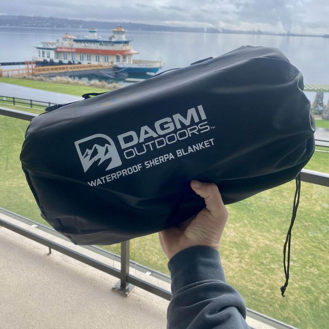 Stadium Blankets for the Outdoors | 100% Waterproof