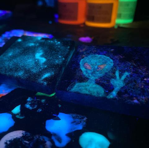 How to paint with glow in the dark acrylic paints – Art 'N Glow