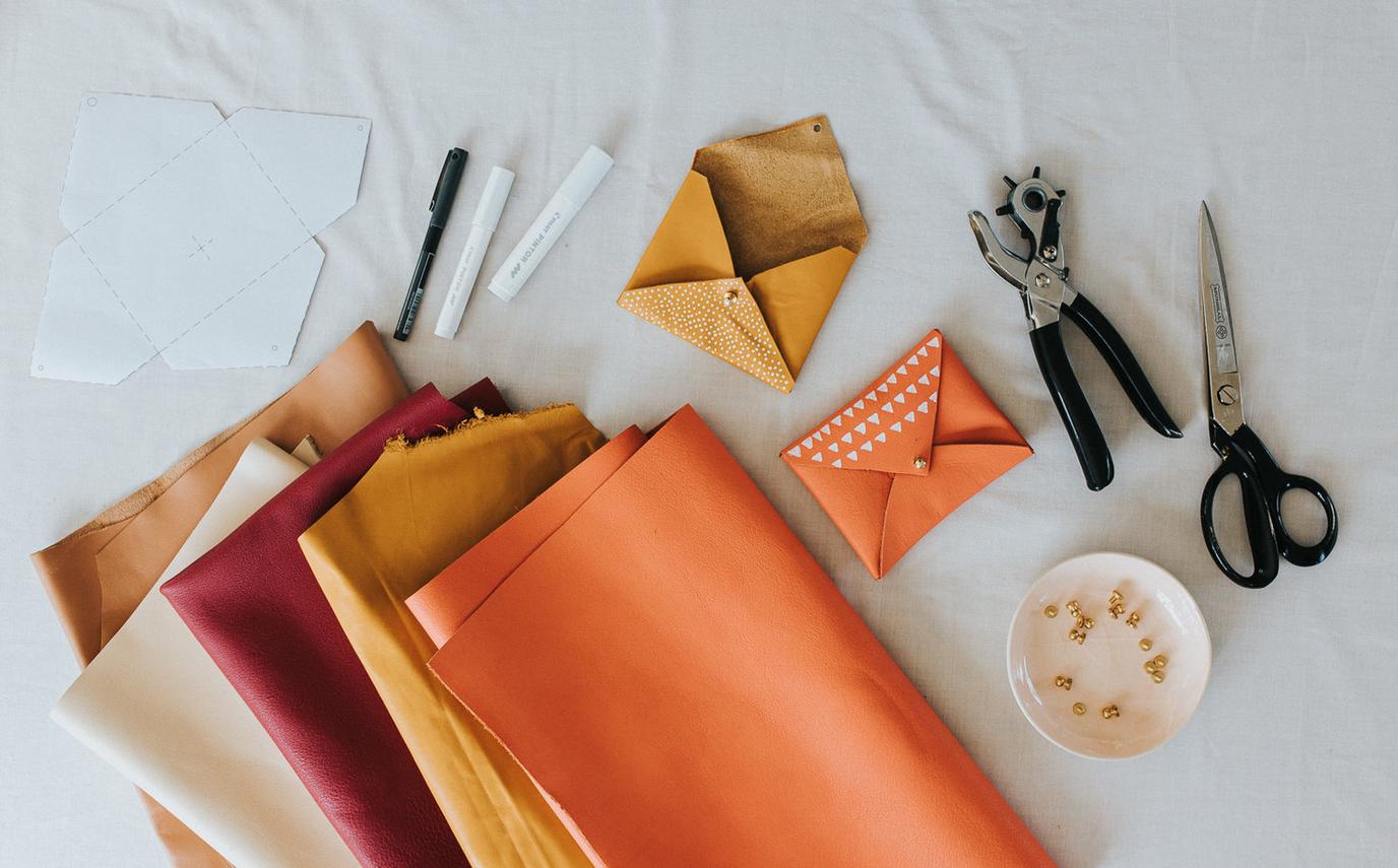 Make these DIY (no sew) Leather Pouches – Clever Poppy