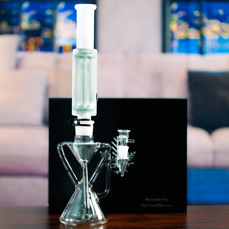 Recycler Bong Pro – The Freeze Pipe