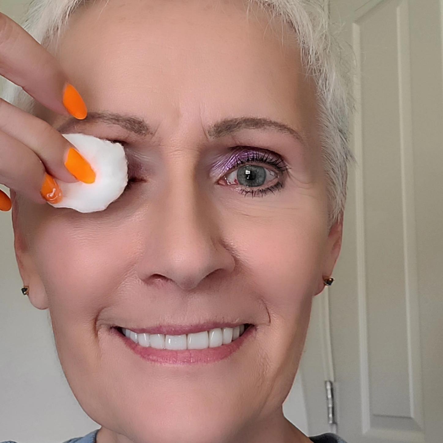 The Best Way To Remove Mascara From Your Mature Eyelashes | PrimeProme