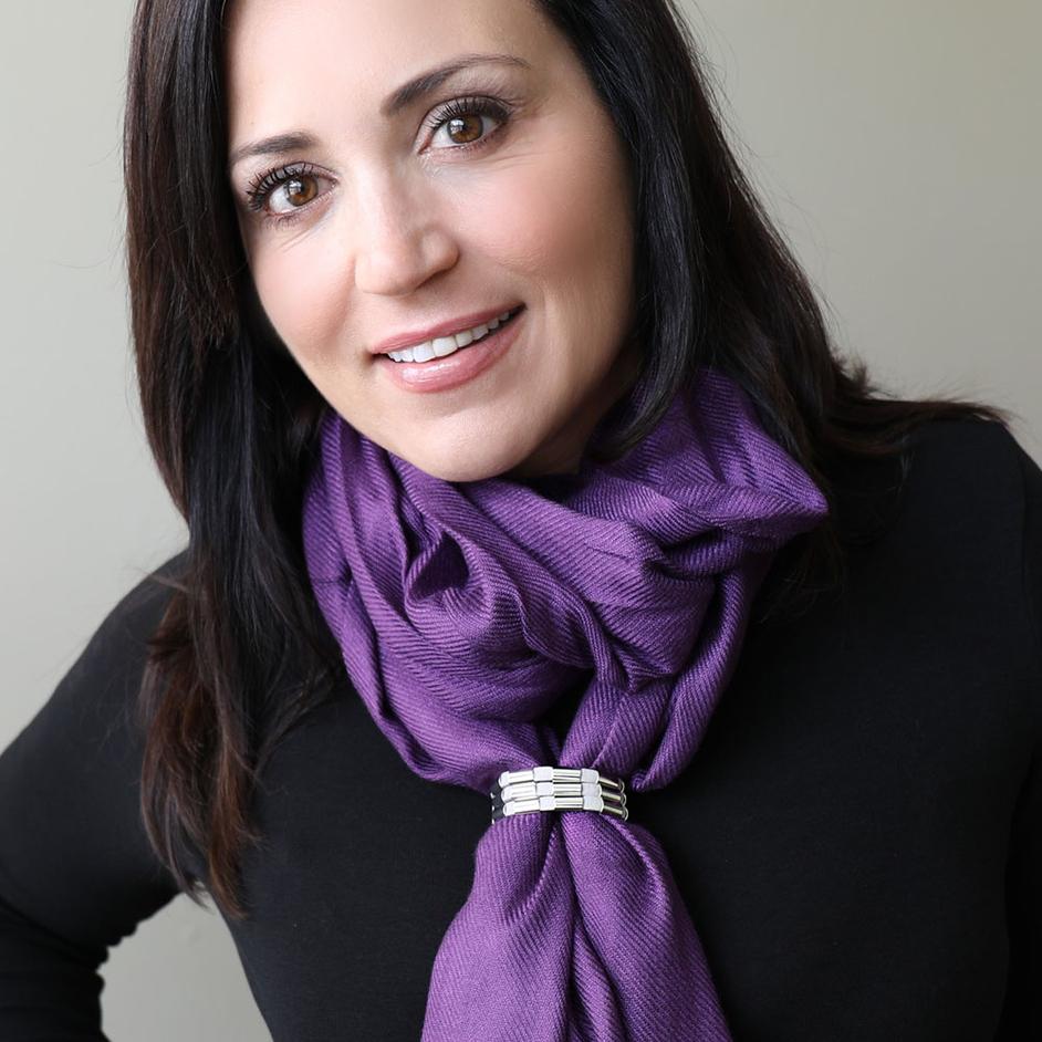 Lock and Shine | Exclusive accessories for scarf lovers everywhere.