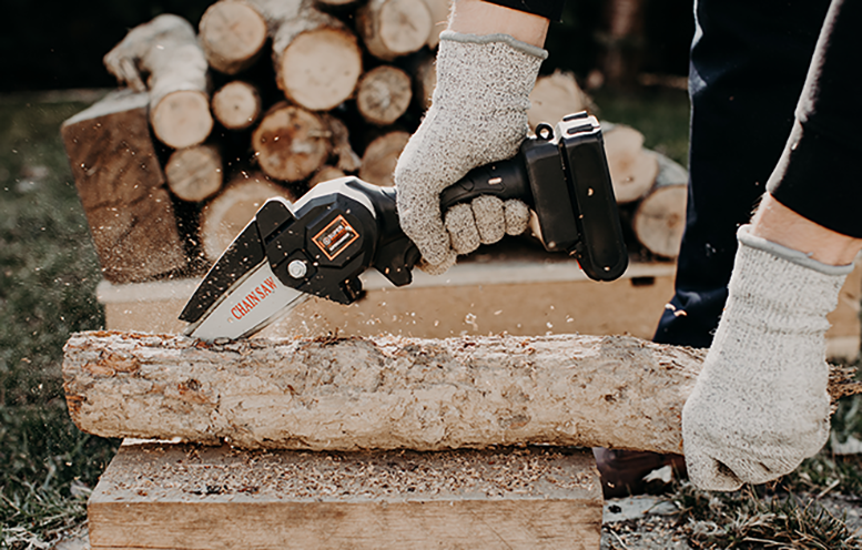 The SuperSaw - Ultra-Powerful Handheld Mini Chainsaw – SuperBrandTools