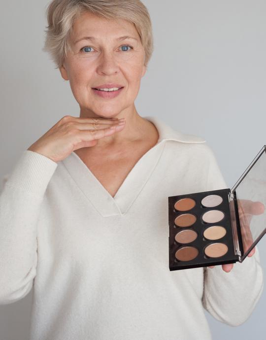 Eye Makeup Tips For Women Over 60 | PrimePrometics